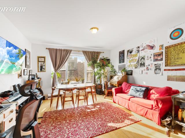 2 BR, 1 BA Apartment 221 Montrose Ave, Brooklyn, NY 11206
