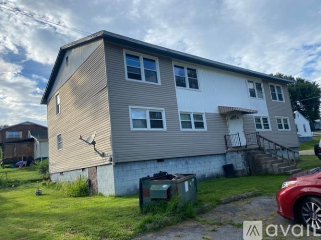2 BR, 1 BA Apartment 221 Rogers St, Unit C, Oak Hill, WV 25901