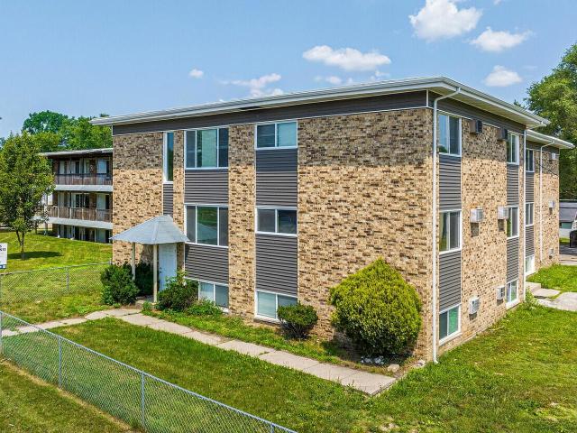 2 BR, 1 BA Apartment 2222 West Holmes Road Unit 2222 17, Lansing, MI 48911