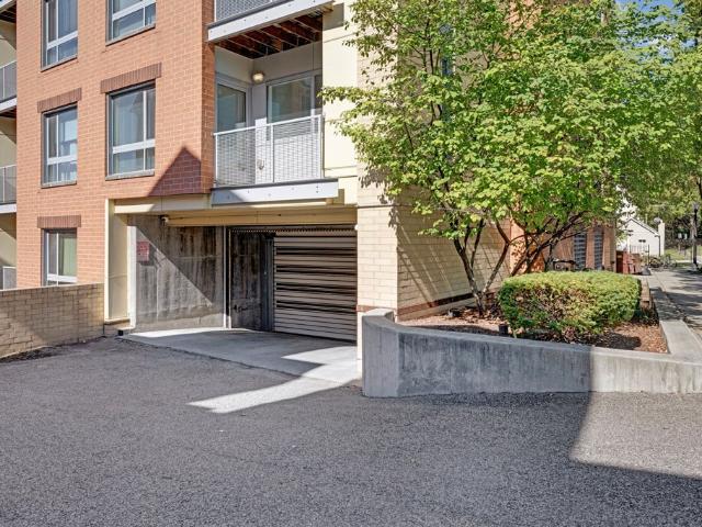2 BR, 1 BA Apartment 2229 Shirlington Road Unit 205, Arlington, VA 22206