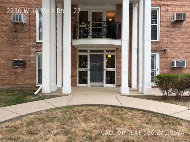 2 BR, 1 BA Apartment 2230 W 14 Mile Rd Royal Oak, MI 48073