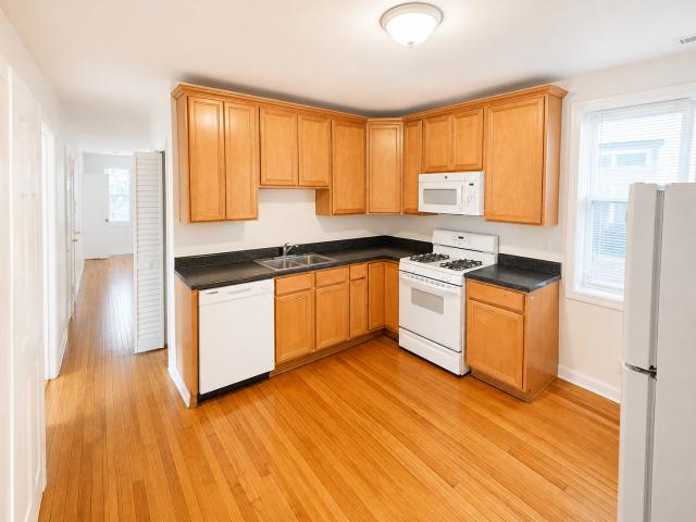 2 BR, 1 BA Apartment 2239 NORTH WESTERN, Chicago, IL 60647