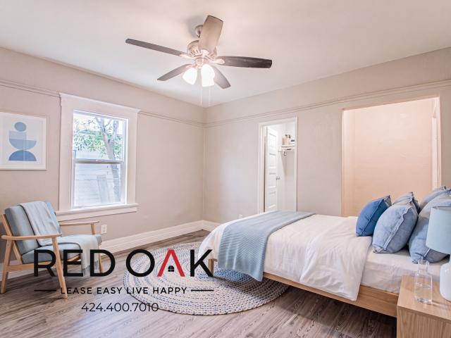 2 BR, 1 BA Apartment 227 E 52nd St, Los Angeles, CA 90011