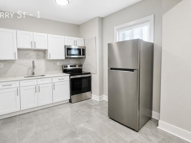 2 BR, 1 BA Apartment 227 Ferry St, New Haven, CT 06513