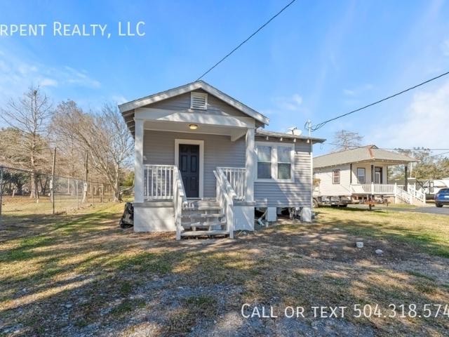 2 BR, 1 BA Apartment 2245 Bayou Rd, New Orleans, LA 70119