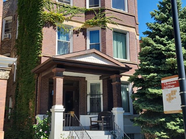 2 BR, 1 BA Apartment 2248 West Iowa St, Chicago, IL 60622