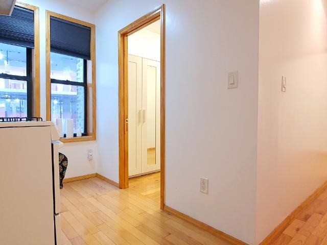 2 BR, 1 BA Apartment 224 Metropolitan Ave, Brooklyn, NY 11211