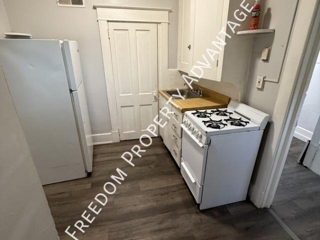 2 BR, 1 BA Apartment 224 N Main Street, Butler, PA 16001