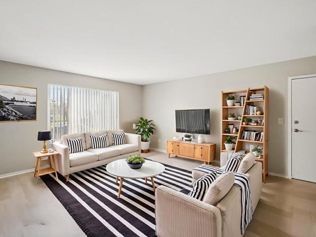 2 BR, 1 BA Apartment 22520 West Rd Unit 27432107, Trenton, MI 48183