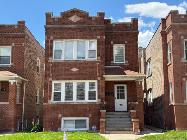 2 BR, 1 BA Apartment 2252 N Laramie Ave, Chicago, IL 60639