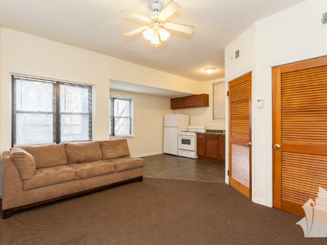 2 BR, 1 BA Apartment 2254 North Southport Avenue, Chicago, IL 60614