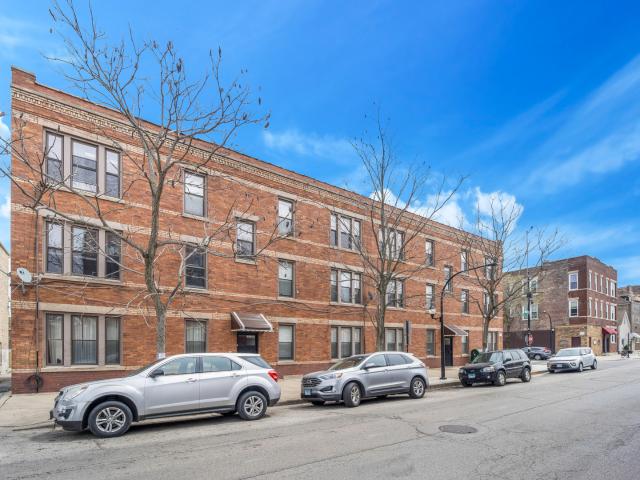 2 BR, 1 BA Apartment 2255 South Oakley Ave, Chicago, IL 60608