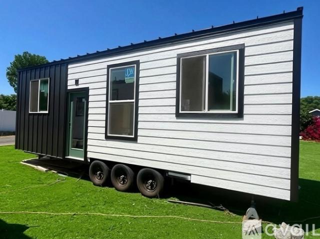 2 BR, 1 BA Apartment 2256 Buena Creek Rd, Vista, CA 92084
