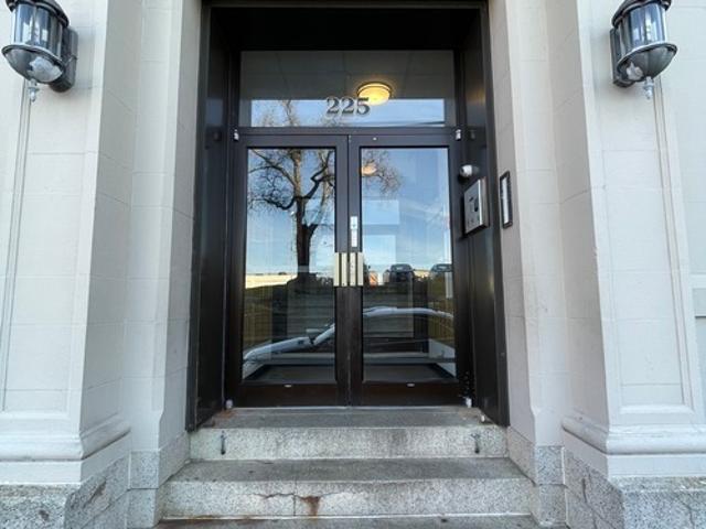 2 BR, 1 BA Apartment 225 Golden Hill St, Unit 4D, Bridgeport, CT 06604