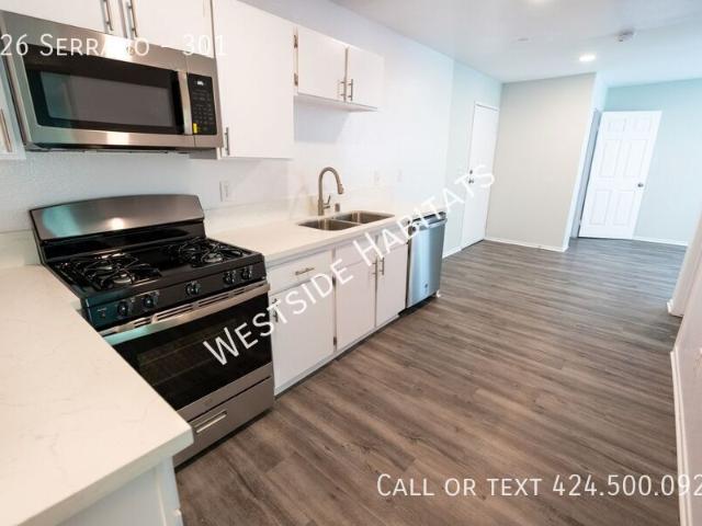 2 BR, 1 BA Apartment 226 Serrano, Los Angeles, CA 90004