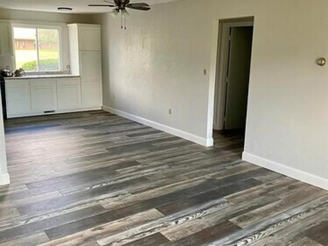 2 BR, 1 BA Apartment 2275 North Cable Road, Unit #6, Lima, OH 45807