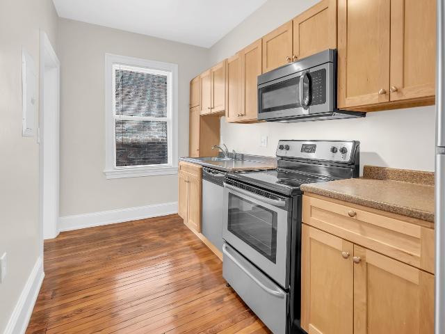 2 BR, 1 BA Apartment 228 10th Street Northeast Unit 01, Washington, DC 20002