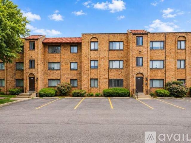 2 BR, 1 BA Apartment 228 East Rimini Court, Unit 2B, Palatine, IL 60067