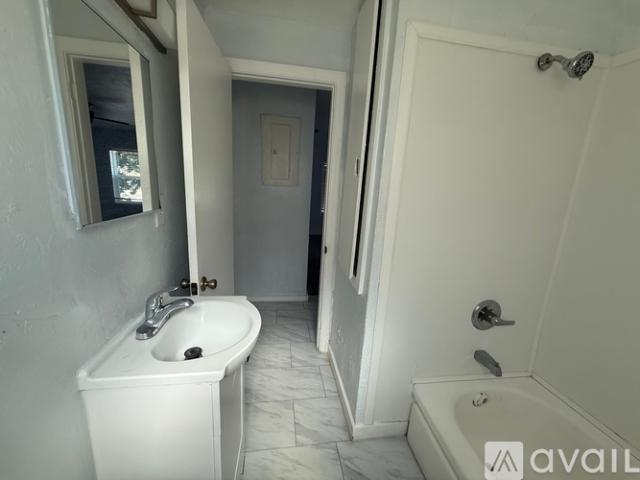 2 BR, 1 BA Apartment 229 Troy St NE, Unit 10, Fort Walton Beach, FL 32548