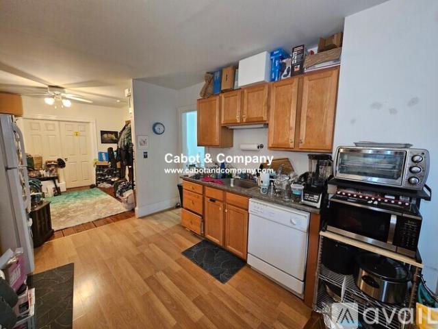 2 BR, 1 BA Apartment 22 Mead St, Unit 1A, Boston, MA 02134