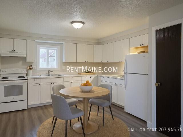 2 BR, 1 BA Apartment 22 Hillside Ln. Apt Lewiston, ME 04240