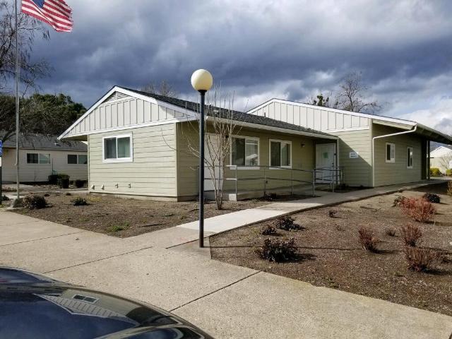 2 BR, 1 BA Apartment 233 Eva Way, Talent, OR 97540