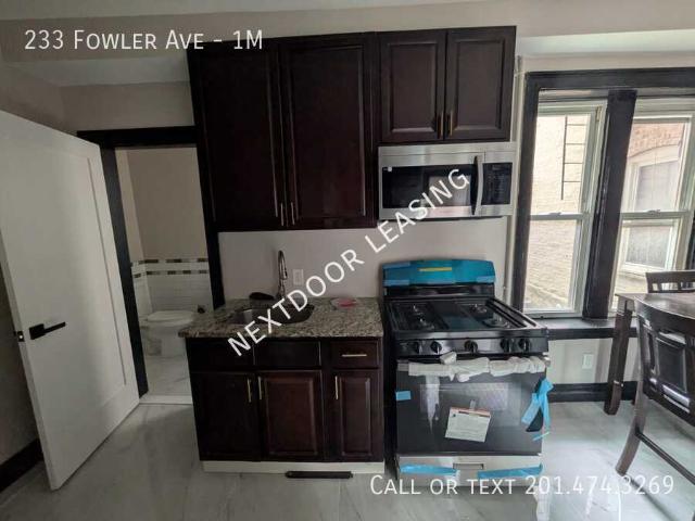 2 BR, 1 BA Apartment 233 Fowler Ave, Jersey City, NJ 07305