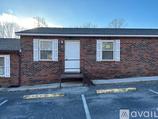 2 BR, 1 BA Apartment 2301 Lakeland Dr, Unit 6, Cookeville, TN 38506