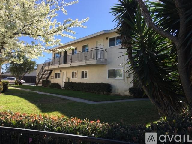 2 BR, 1 BA Apartment 2302 England St, Unit B, Huntington Beach, CA 92648