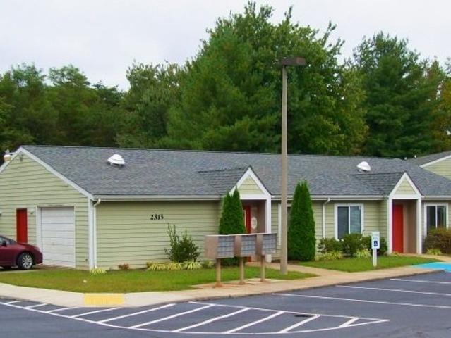 2 BR, 1 BA Apartment 2313 Hamilton Boulevard, South Boston, VA 24592