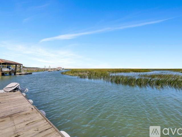 2 BR, 1 BA Apartment 2314 East Blvd, Savannah, GA 31410