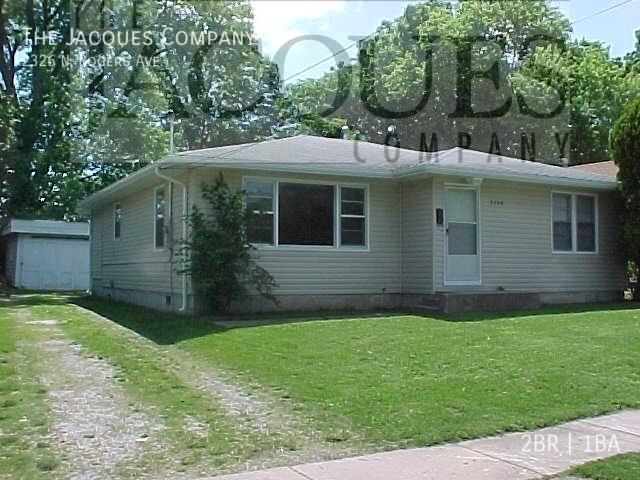2 BR, 1 BA Apartment 2326 N. Rogers Ave Springfield, MO 65803