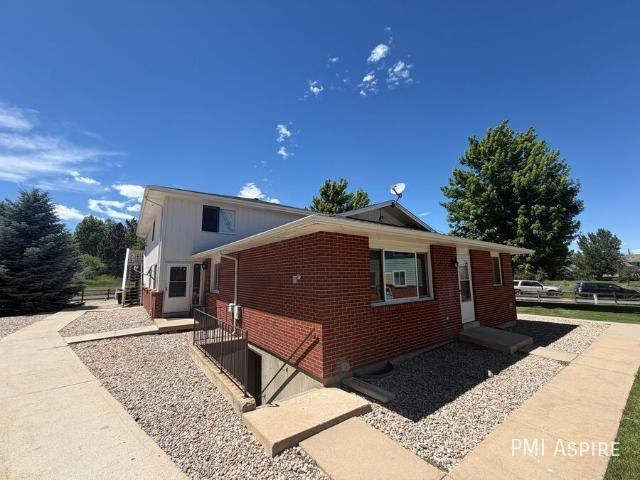 2 BR, 1 BA Apartment 2330 Wedgewood Ave, Longmont, CO 80503