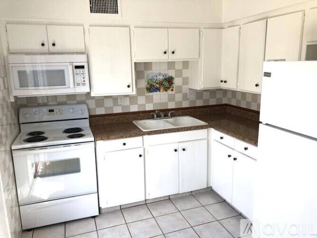 2 BR, 1 BA Apartment 2335 Daley St, Unit 1, North Las Vegas, NV 89030