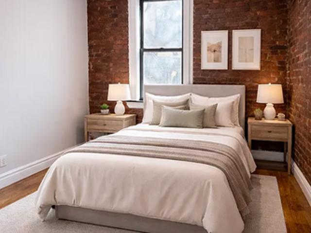 2 BR, 1 BA Apartment 234 West 14th St, Unit 2B, New York City, NY 10011