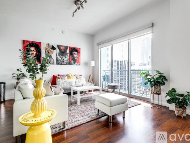 2 BR, 1 BA Apartment 234 NE 3rd St, Unit Unit 3208, Miami, FL 33132