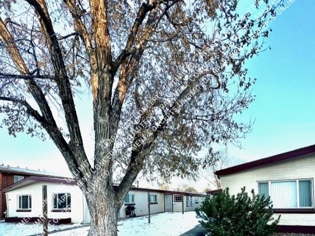 2 BR, 1 BA Apartment 2358 Emporia St, Aurora, CO 80010