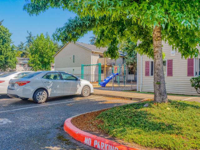 2 BR, 1 BA Apartment 235 Southeast 165th Avenue Unit 114, Portland, OR 97233