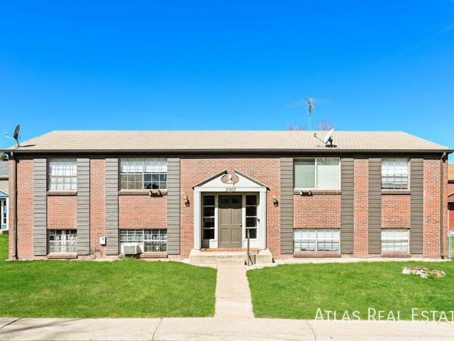 2 BR, 1 BA Apartment 2367 S Locust Street, Denver, CO 80222
