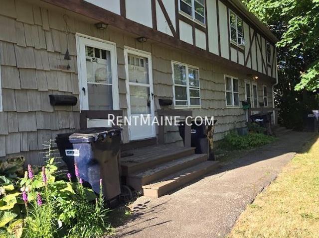 2 BR, 1 BA Apartment 236 Mt. Hope Ave Bangor, ME 04401