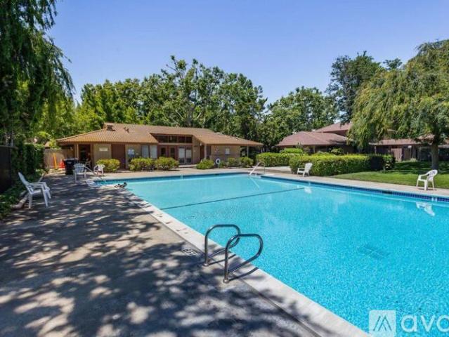 2 BR, 1 BA Apartment 236 Red Oak Dr E, Unit A, Sunnyvale, CA 94086