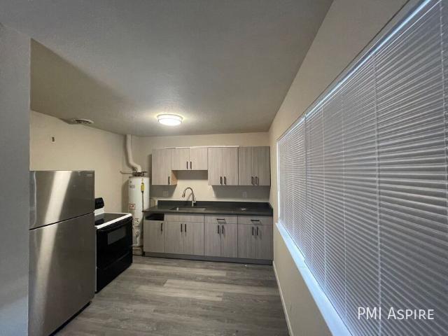 2 BR, 1 BA Apartment 2372 Emporia St, Aurora, CO 80010