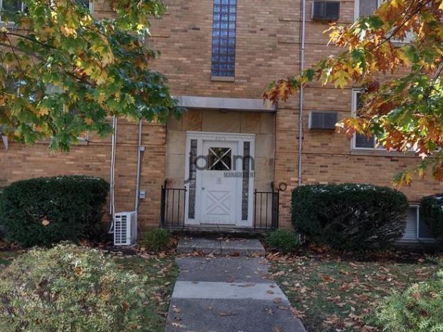2 BR, 1 BA Apartment 2372 Wooster Rd, Rocky River, OH 44116