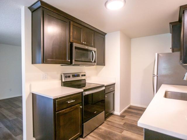 2 BR, 1 BA Apartment 2377 W Hayes St Unit Apt. 13, Woodburn, OR 97071