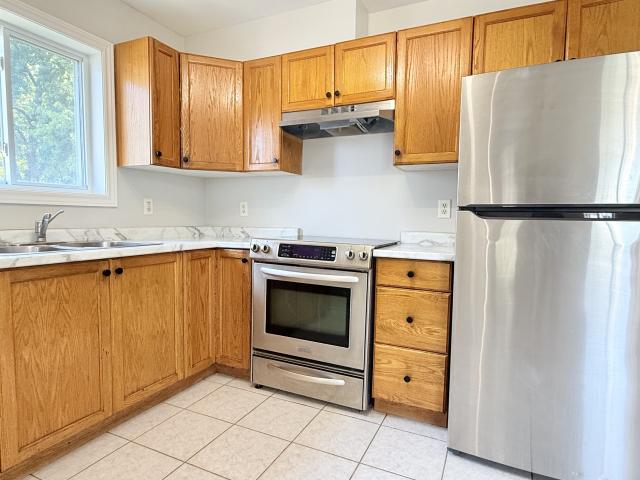 2 BR, 1 BA Apartment 2397 Pillette Rd, Windsor, ON N8T 1P7