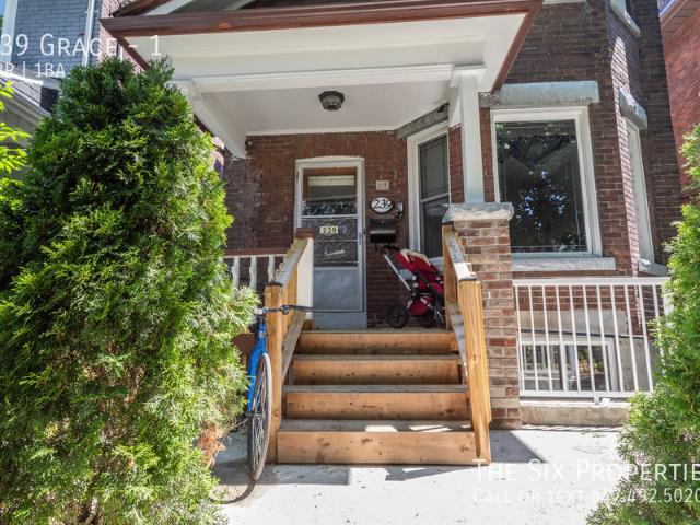 2 BR, 1 BA Apartment 239 Grace, Toronto, ON M6G 3A7