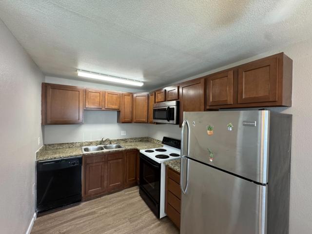 2 BR, 1 BA Apartment 239 S Ingalls St, Lakewood, CO 80226