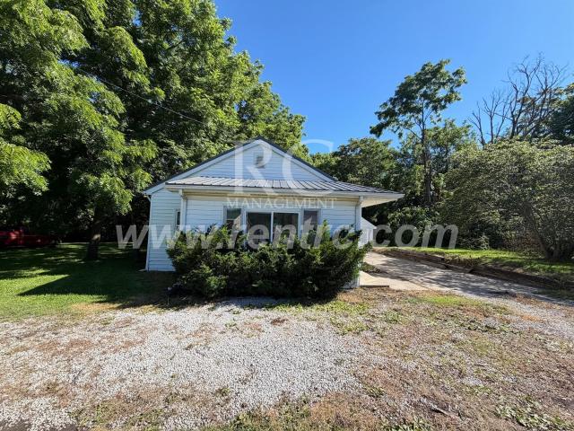 2 BR, 1 BA Apartment 23 Brewer, Danville, IL 61832
