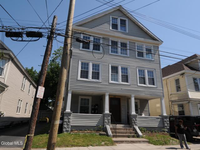 2 BR, 1 BA Apartment 23 Hawk St, Schenectady, NY 12307