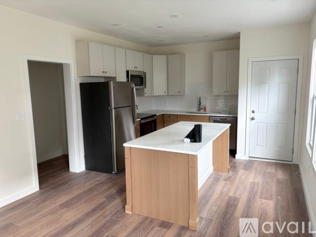 2 BR, 1 BA Apartment 23 Pembroke St, Unit 1, Portland, ME 04103